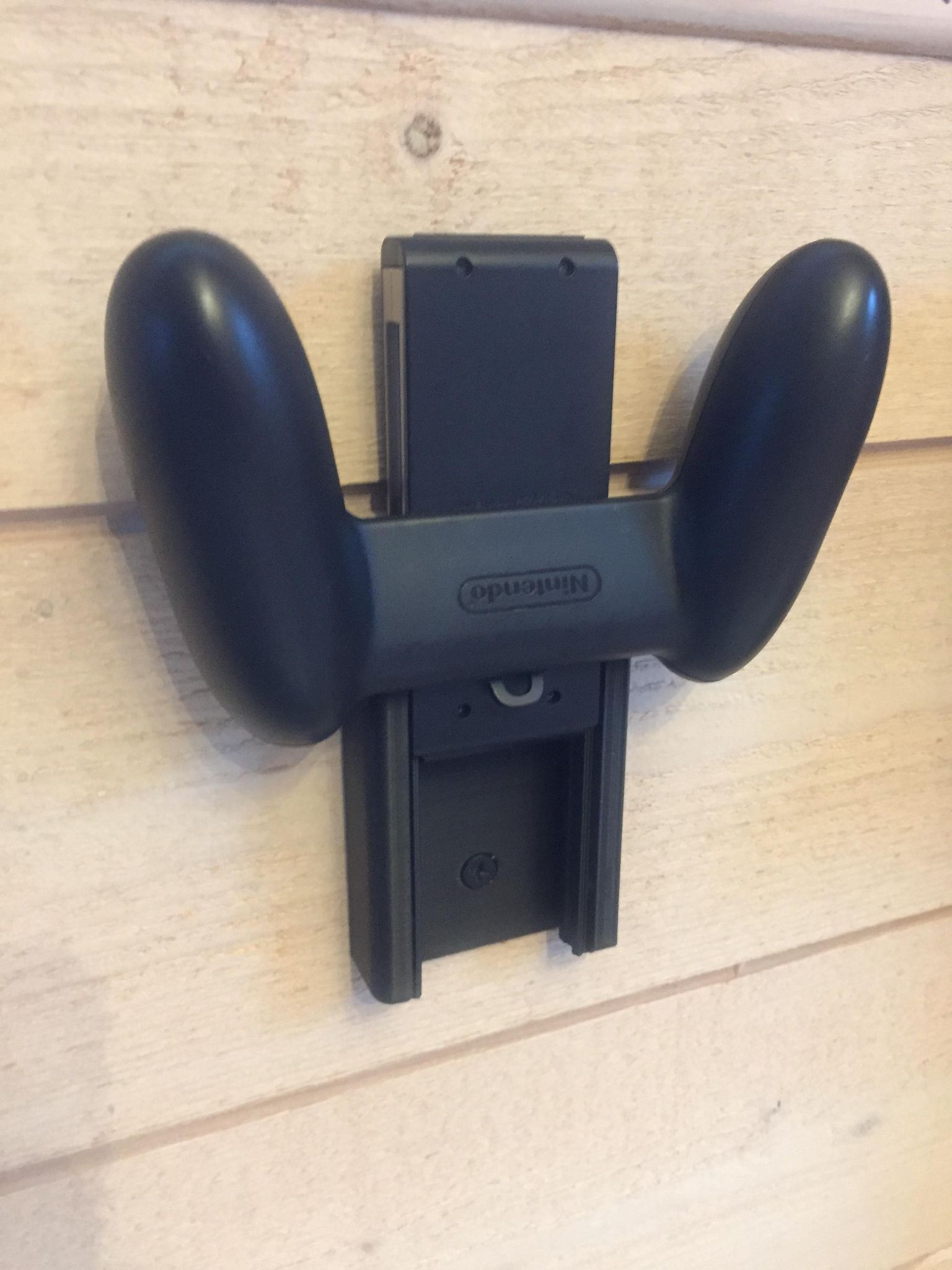STL file Joy-Con Switch handle wall bracket・3D printer design to ...