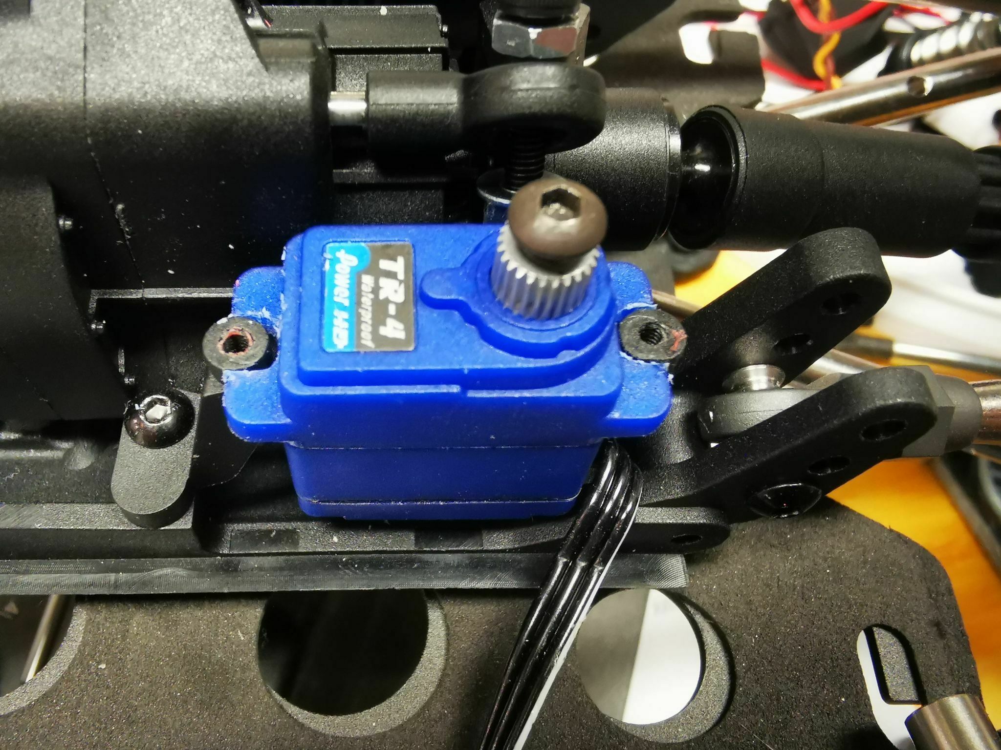 STL file capra dig servo Mount・3D printing model to download・Cults