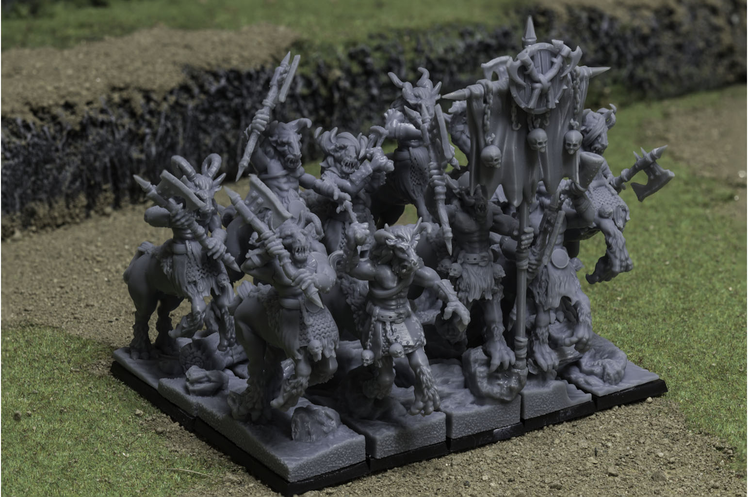 STL file Centigors of Beastmen・3D printable model to download・Cults