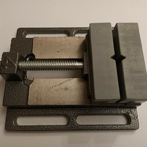 Download STL file Blocks with vertical groove for 100 mm vice • 3D ...