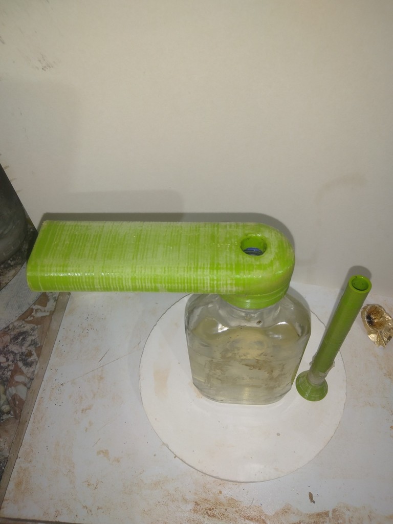 Archivo 3D gratuito Botella Bong・Idea de impresión 3D para descargar・Cults