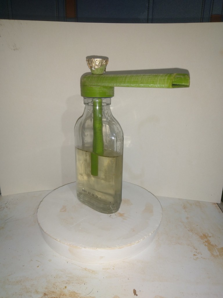 Archivo 3D gratuito Botella Bong・Idea de impresión 3D para descargar・Cults