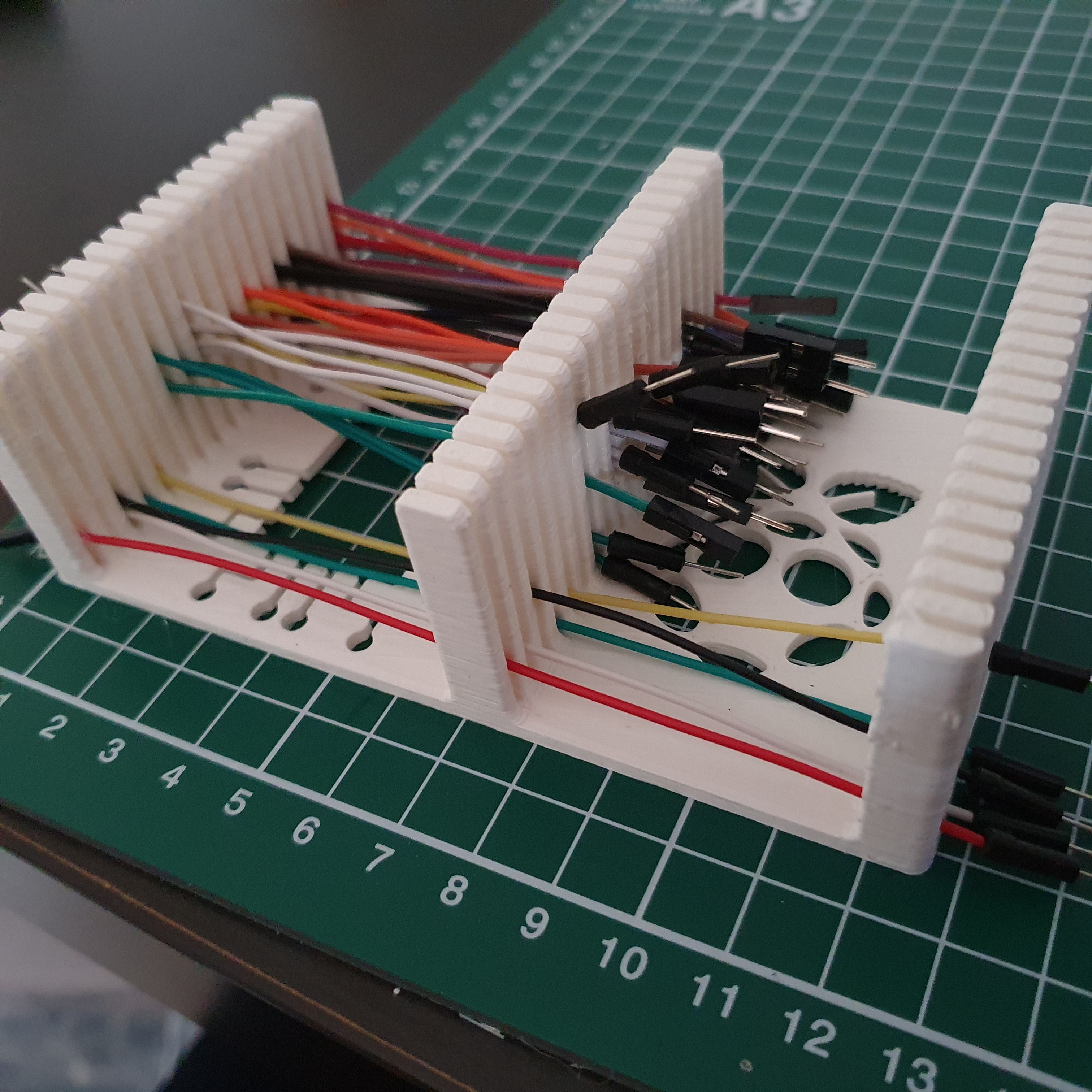 Free STL file Breadboard wire holder 2 in 1 🔧・3D printing idea to ...