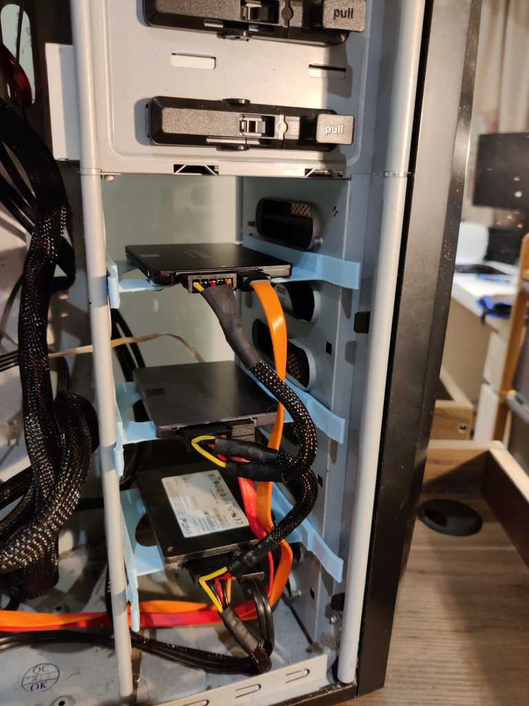 Free STL file SSD Tray for Antec 302 case 🖥️・3D printing idea to ...