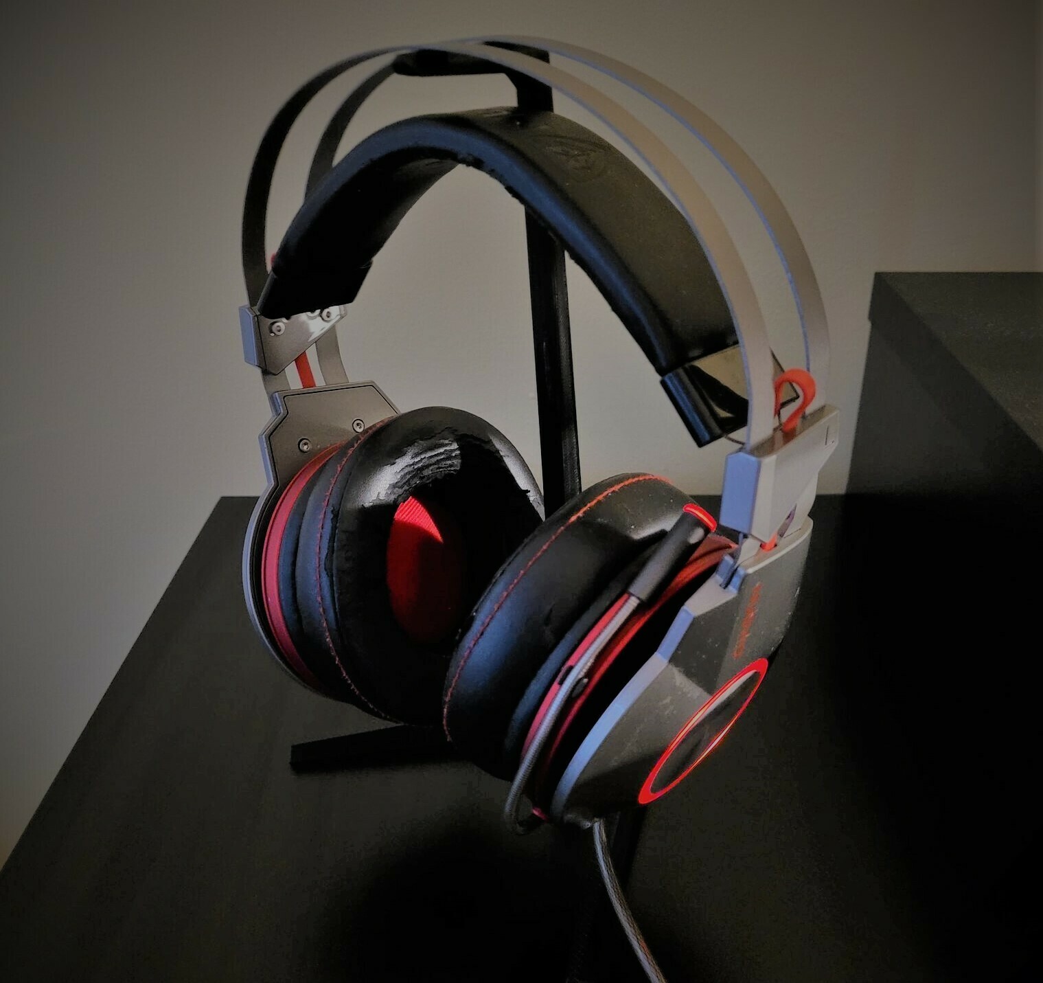 Free STL file Headset stand・Object to download and to 3D print・Cults