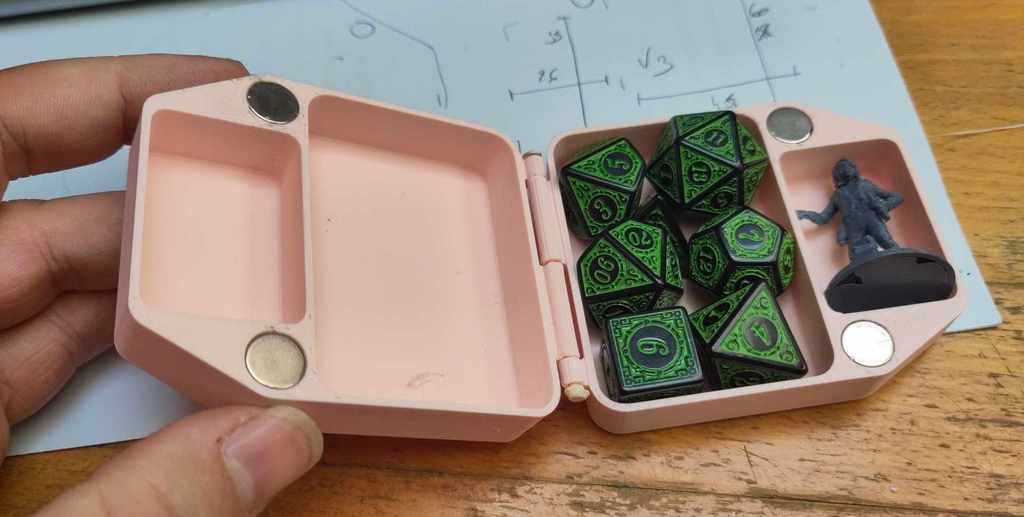 Free 3D file Dices + figurine boxes DnD・3D print object to download・Cults