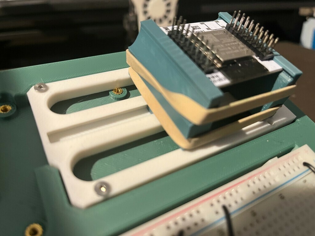 Free 3D file BreadBoard Rubber band Universal PCB Vice 🔌・3D printing ...