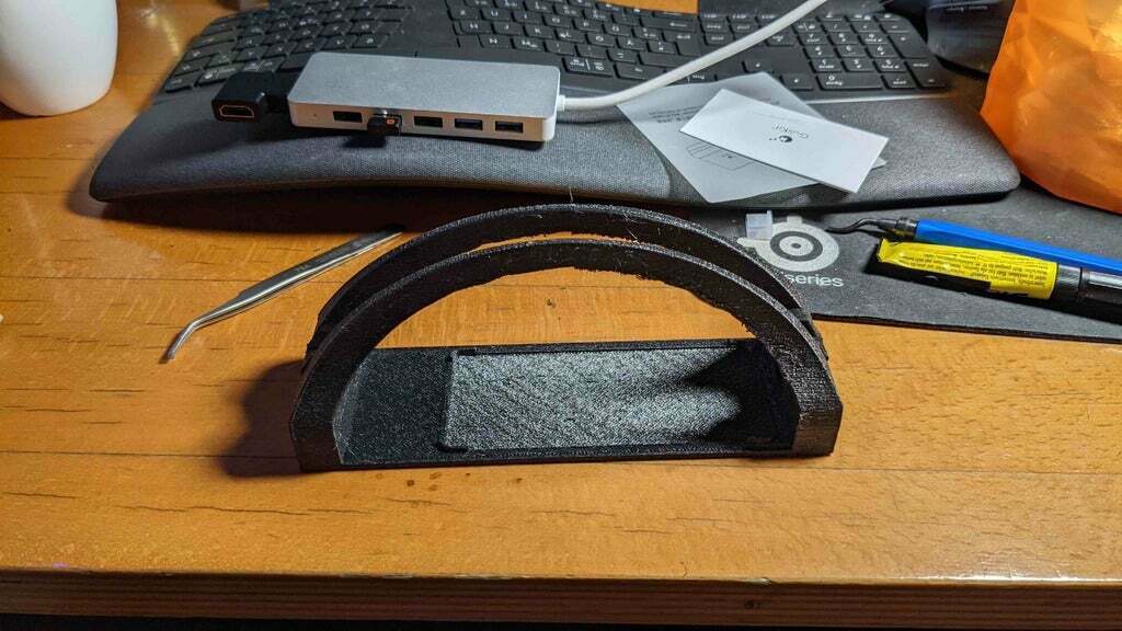 Free STL file MacBook Vertical Stand with Hub・3D printable design to ...