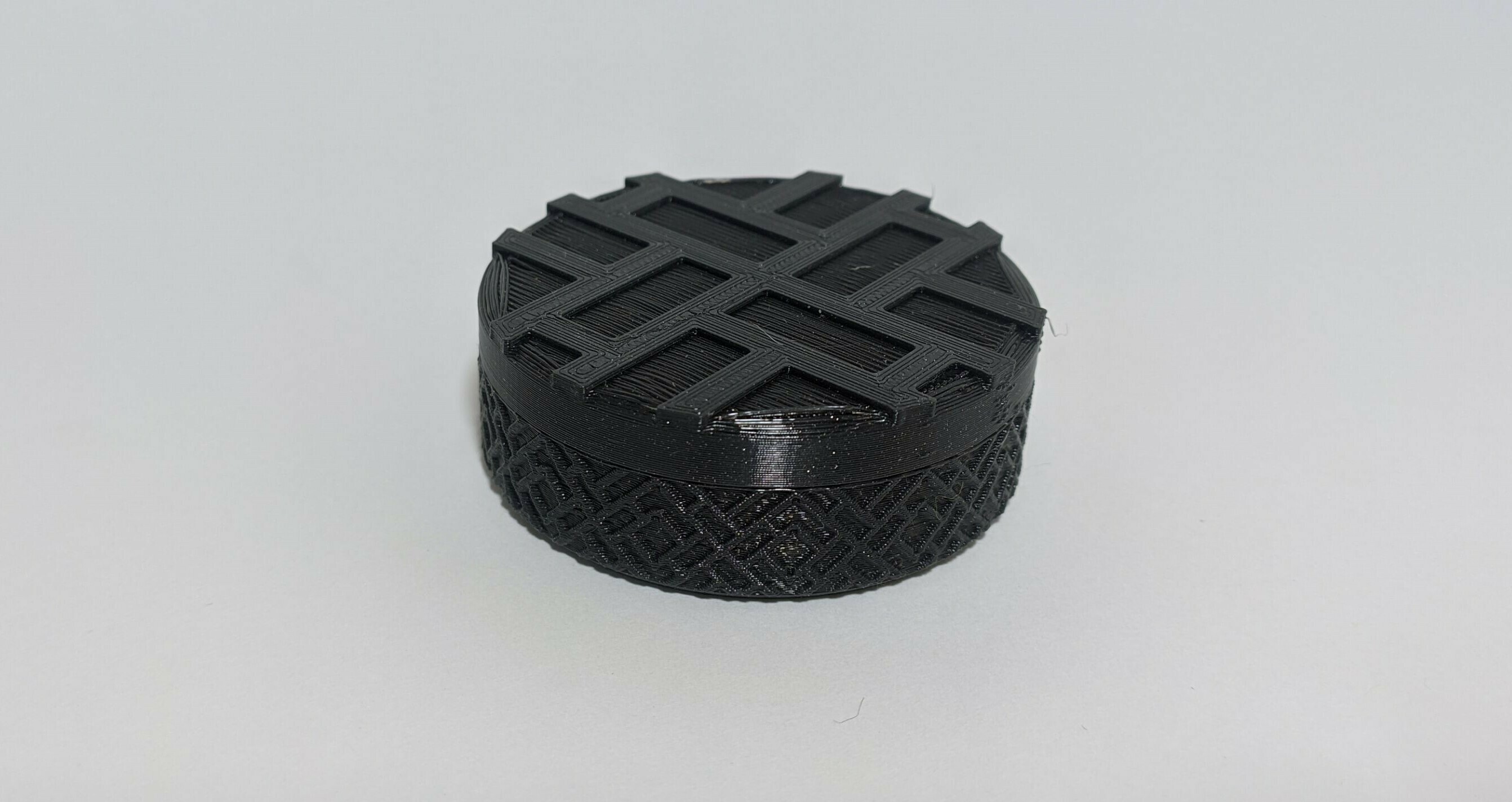 STL file Grinder with pattern 🍁・3D printable model to download・Cults