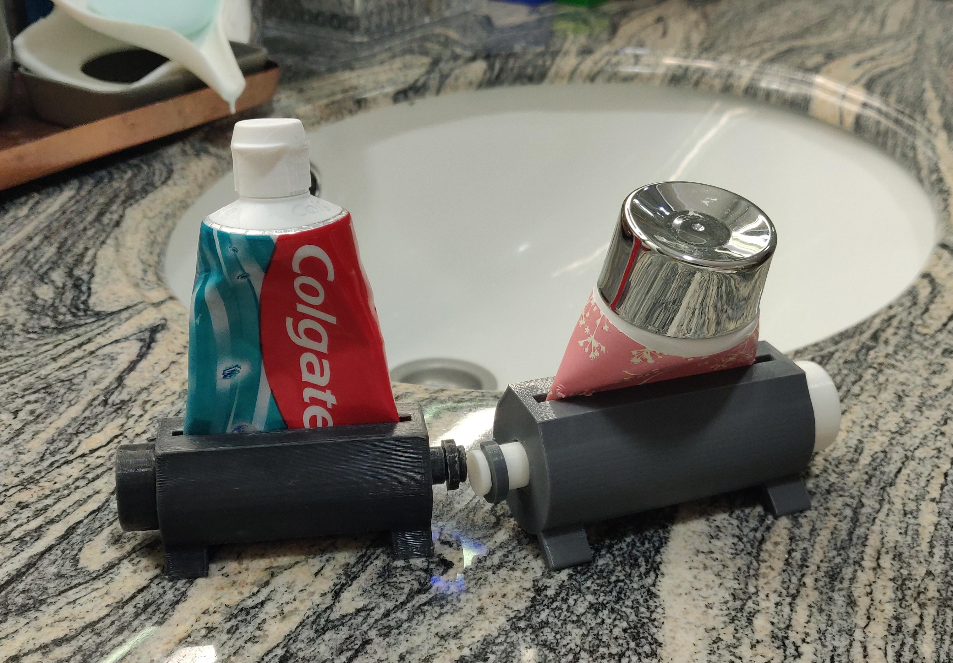 STL file toothpaste support and squeezer・3D printer model to download・Cults