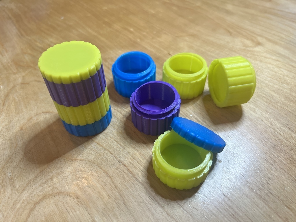 Free 3D file Stackable Pill Travel Container 💊・3D print design to ...