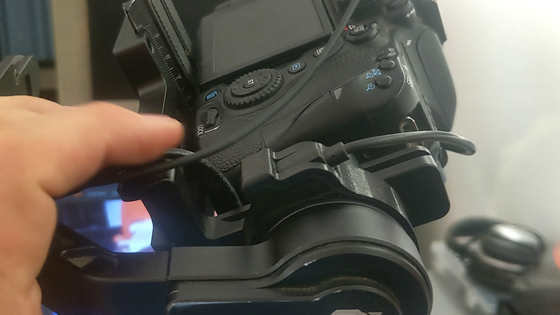 Free 3D file Zhiyun Crane 2 USB cable support・3D print model to ...