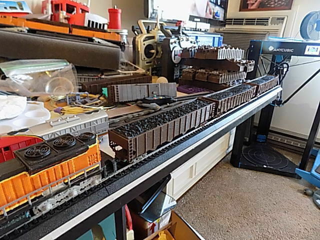 Free STL file Ho train 100 ton coal hopper and coal load 🚆・3D printable ...