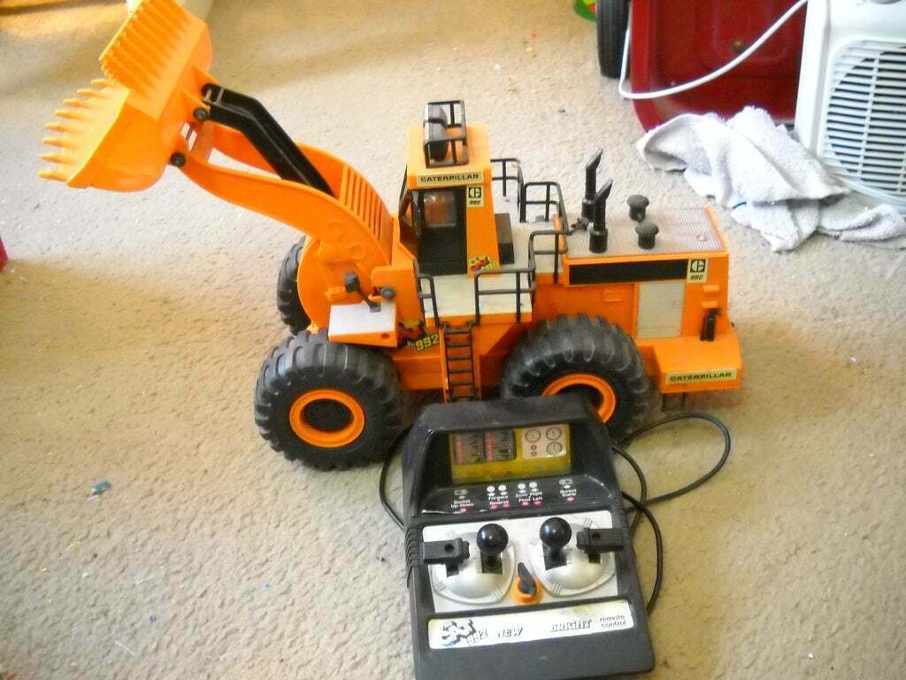 Free STL file New Bright 992 front loader drive gear bucket arm moded ...