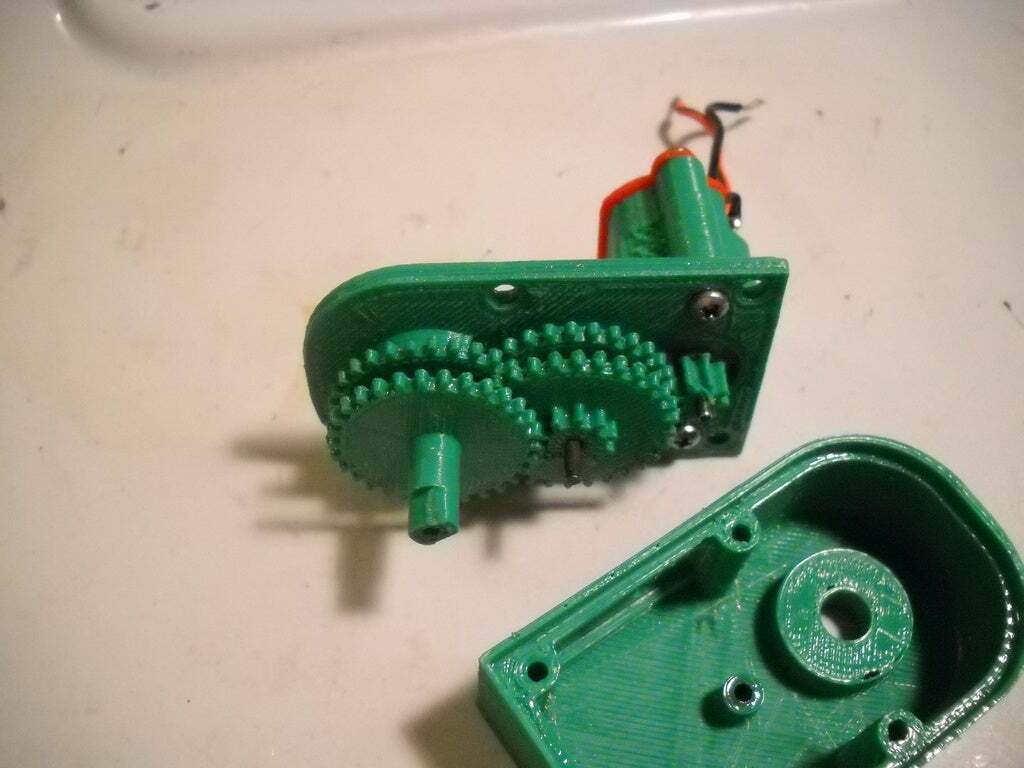 Free STL file small gear box v2 4 stage high reduction 🤏・Template to ...