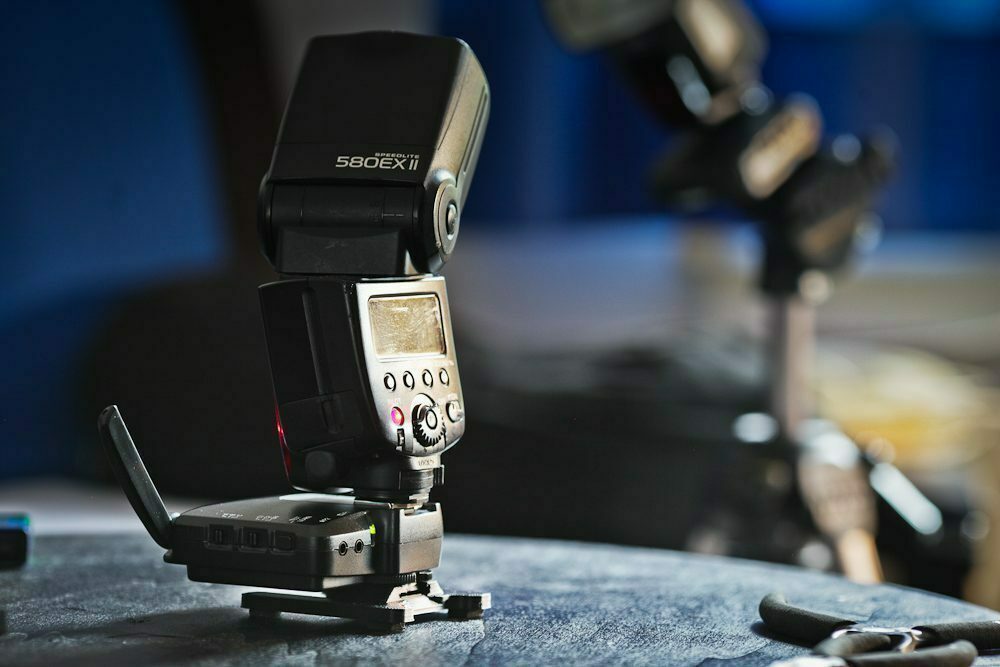 Free STL file Flash Stand for Photography (Canon)・3D printing template ...