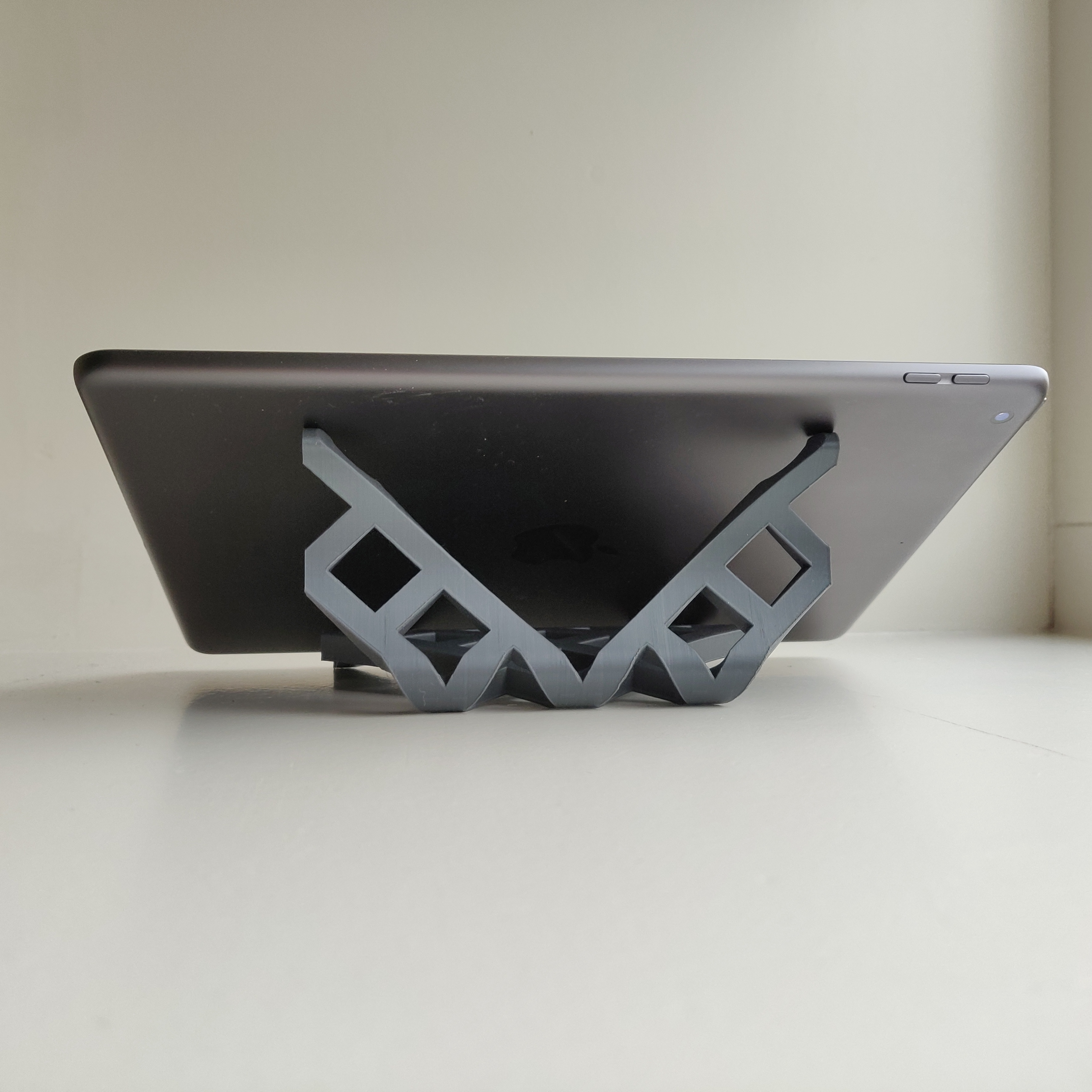 STL file Ipad butterfly stand・3D printer design to download・Cults