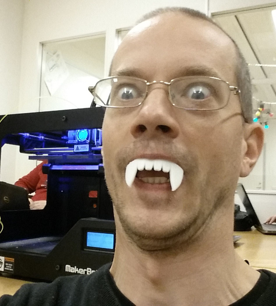 Free 3D file Fangs・Model to download and 3D print・Cults