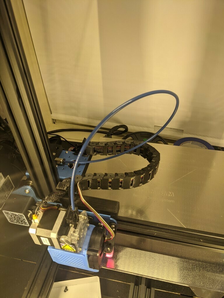 Free 3D file CR-10 Filament Runout Sensor Case with M6 threaded outlets・3D print design to ...