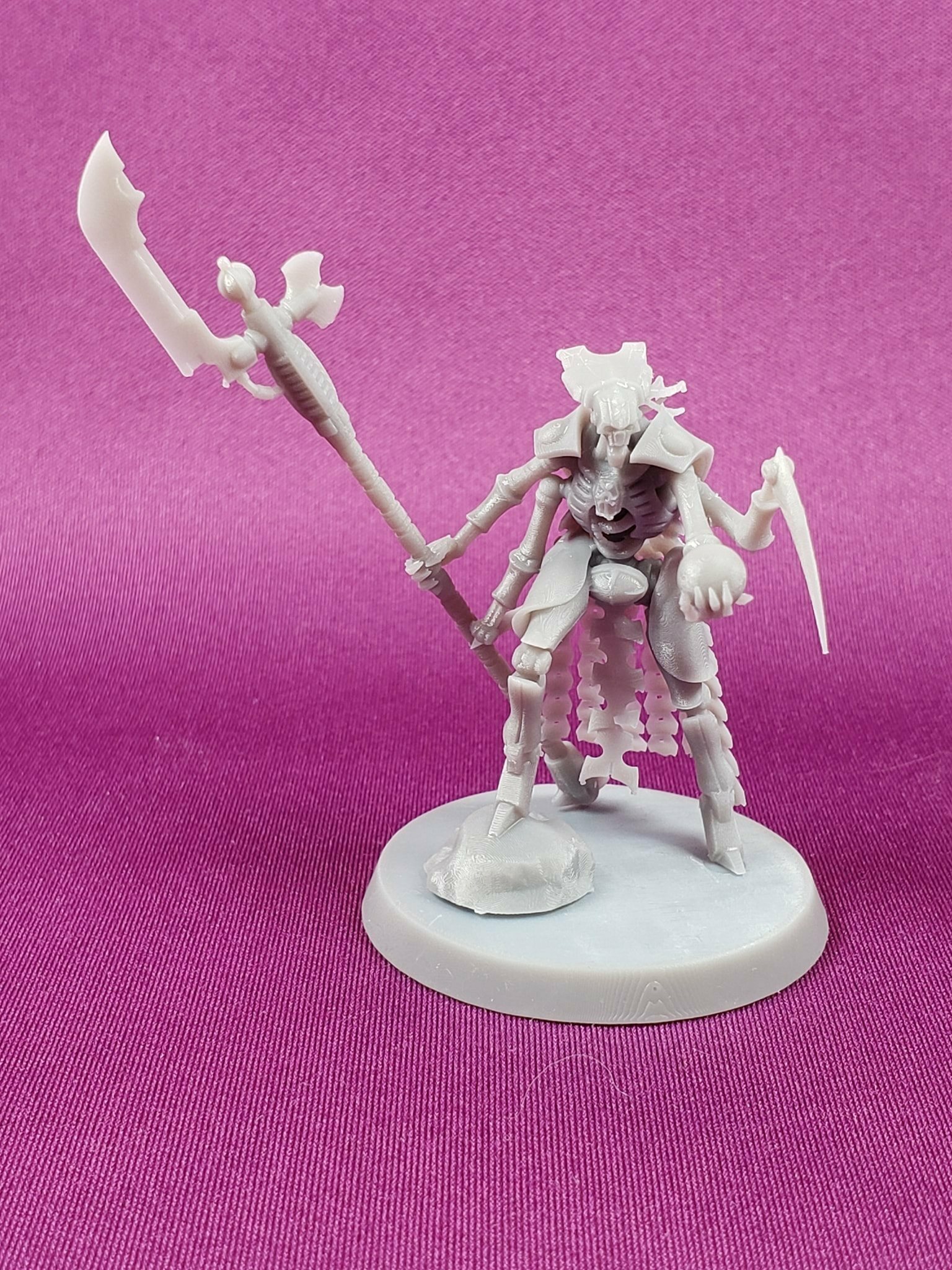 STL file Space Undead Priestess・3D printer model to download・Cults