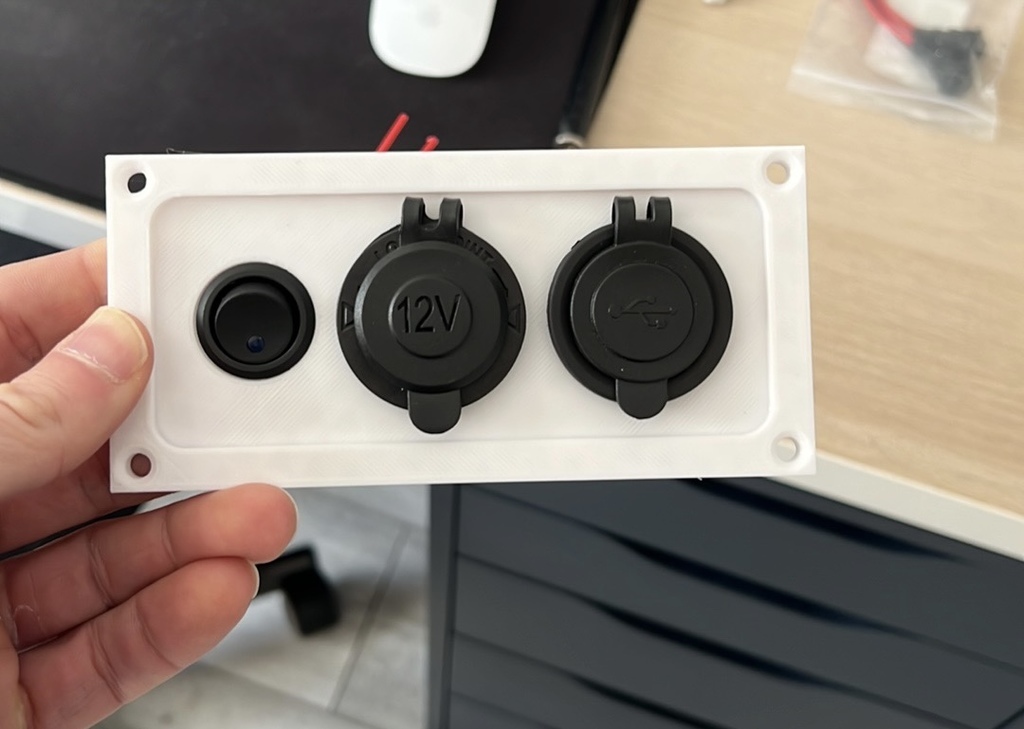 Free 3D file 12V Dual Socket + Switch・3D printing idea to download・Cults