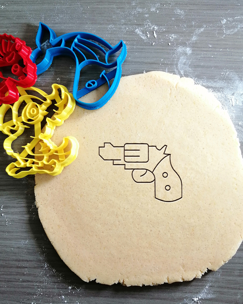 STL file Gun Cookie Cutter 🔫・Model to download and 3D print・Cults