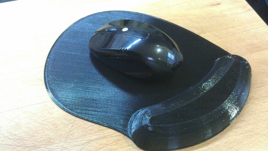 Free 3D file Mouse Mat with Wrist Rest 🐁・3D printable model to download ...