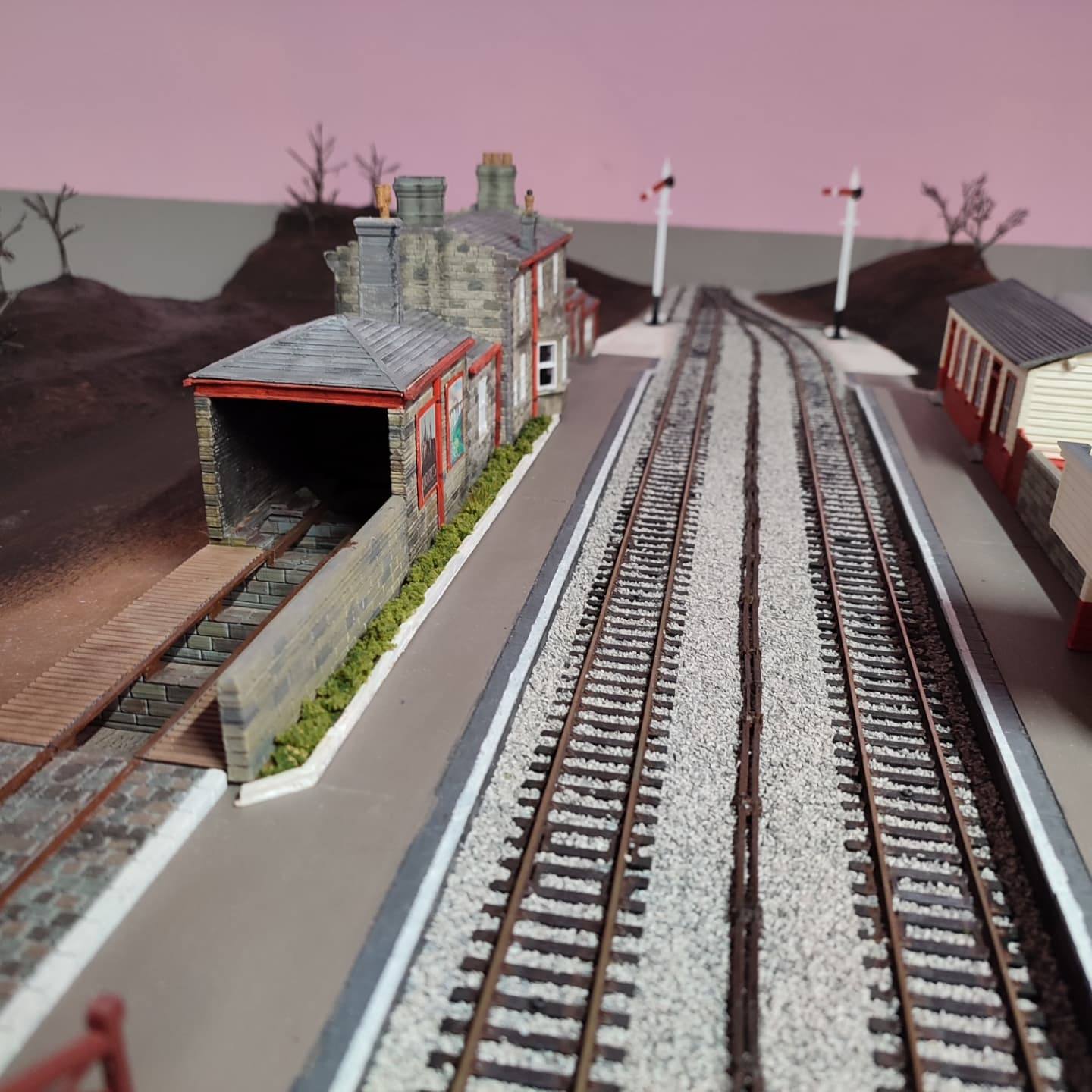 3D printable Hogsmeade - Goathland station OO gauge (1:76) - Harry ...