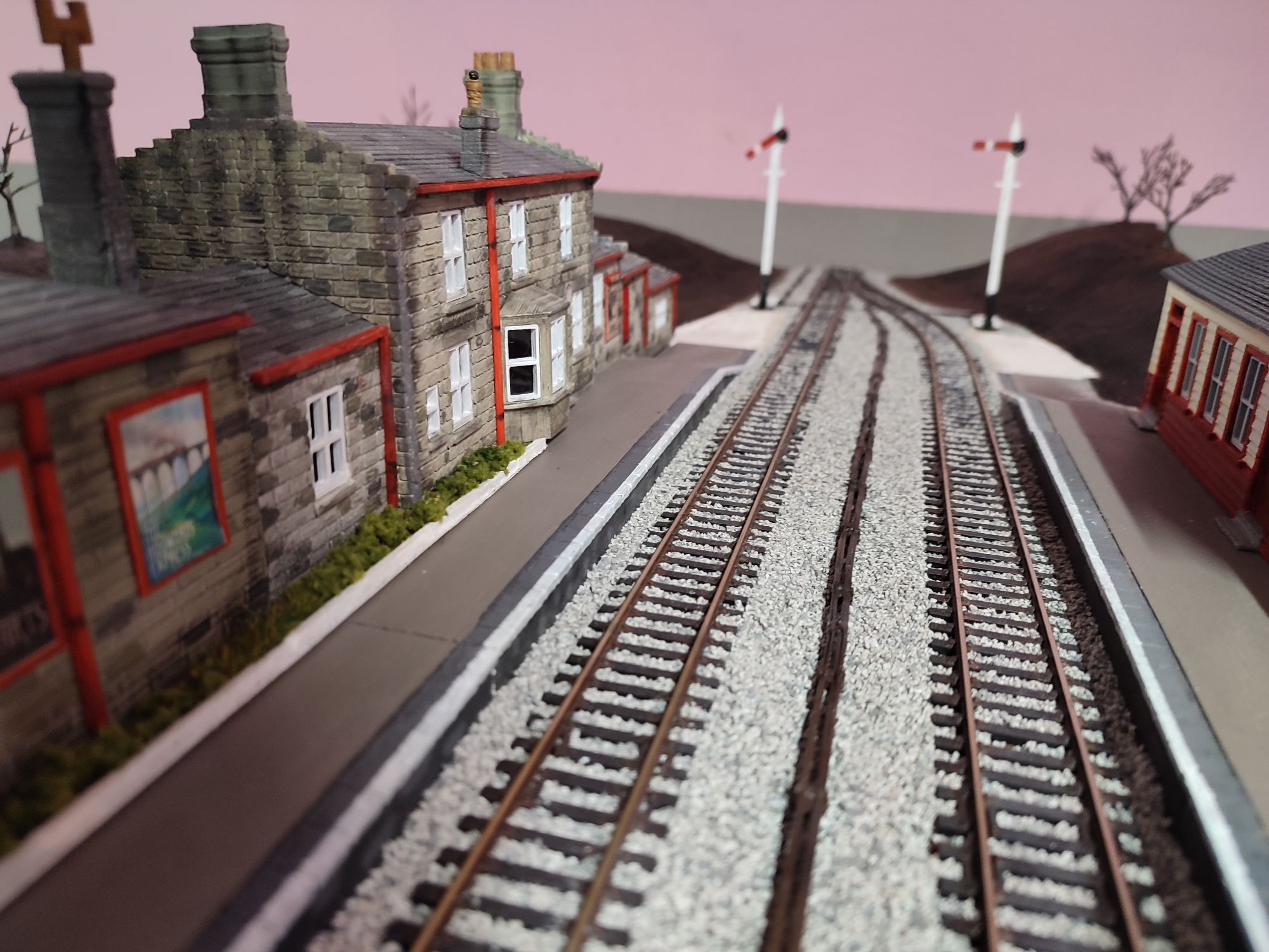 3D printable Hogsmeade - Goathland station OO gauge (1:76) - Harry ...