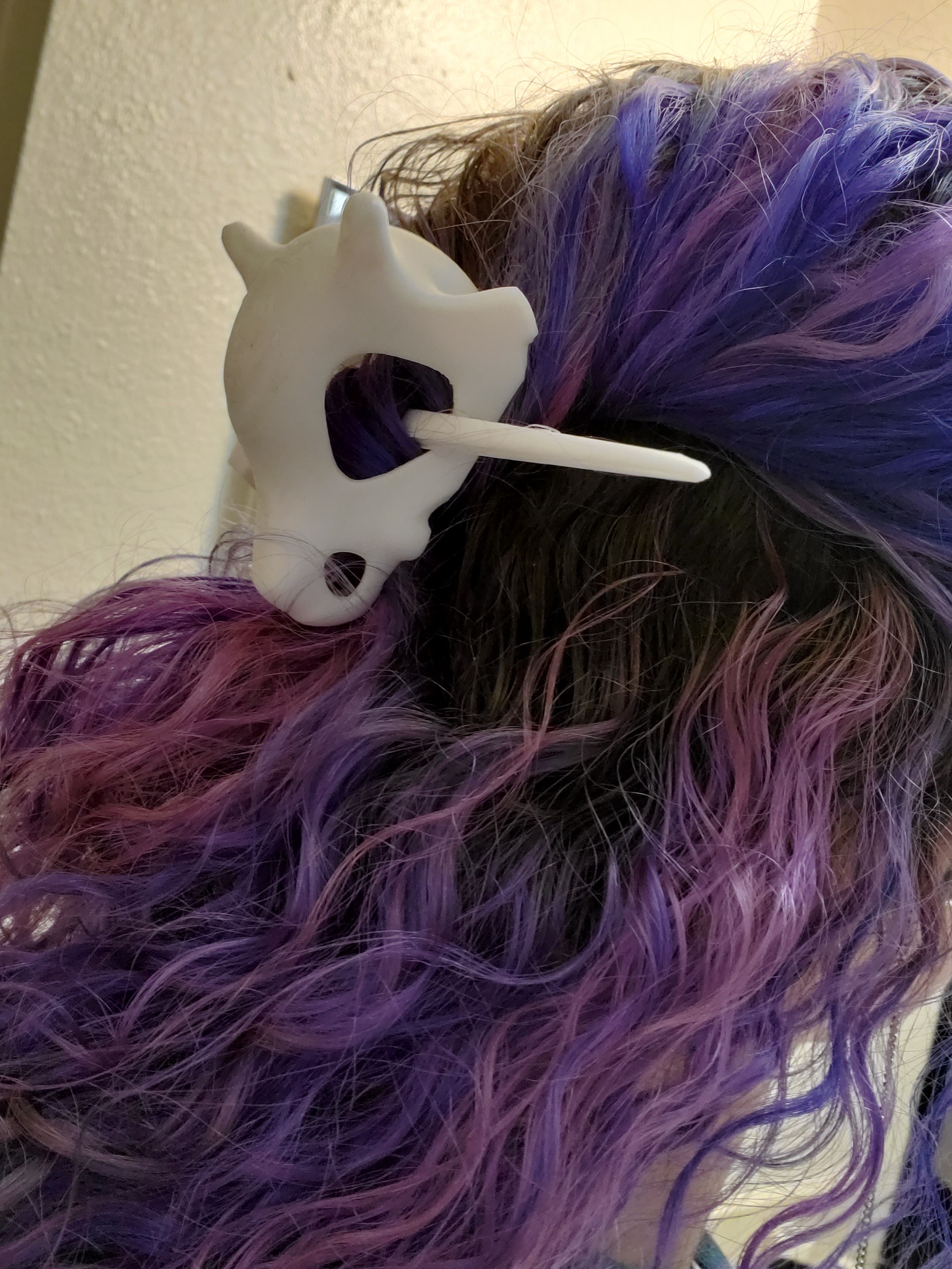 Free STL file cubones bone hair piece 🦴・3D printable model to download ...