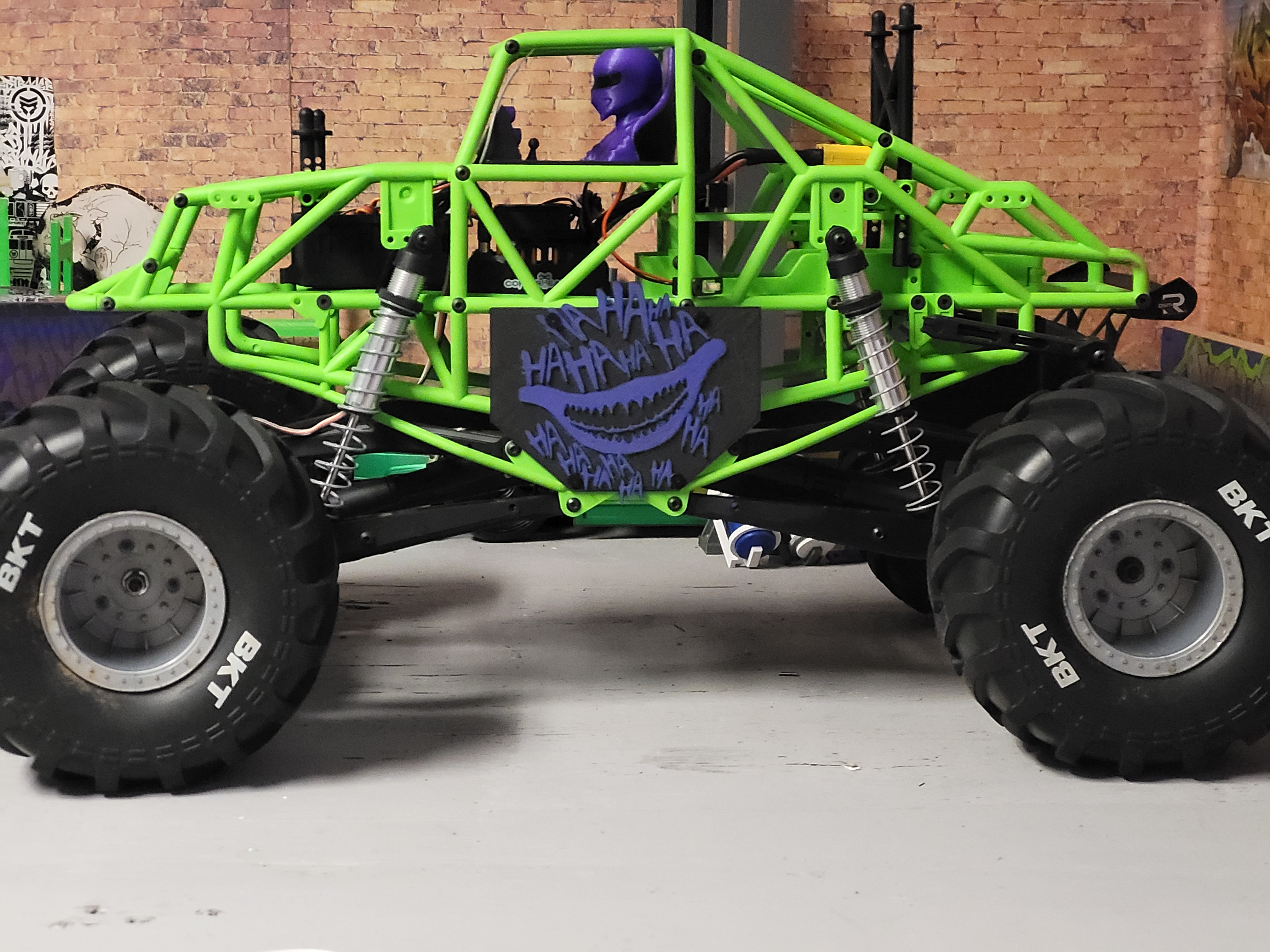 STL file AXIAL SMT10 CHASSIS PLATE joker・Model to download and 3D print ...