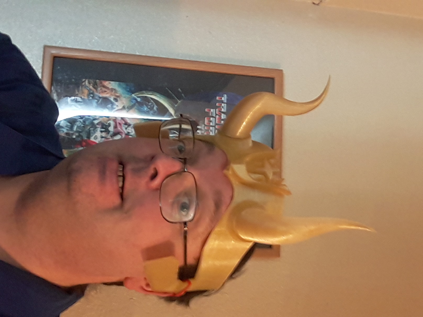 STL file Phelps3D Loki Variant with glasses space Crown Tiara Helmet 👓 ...