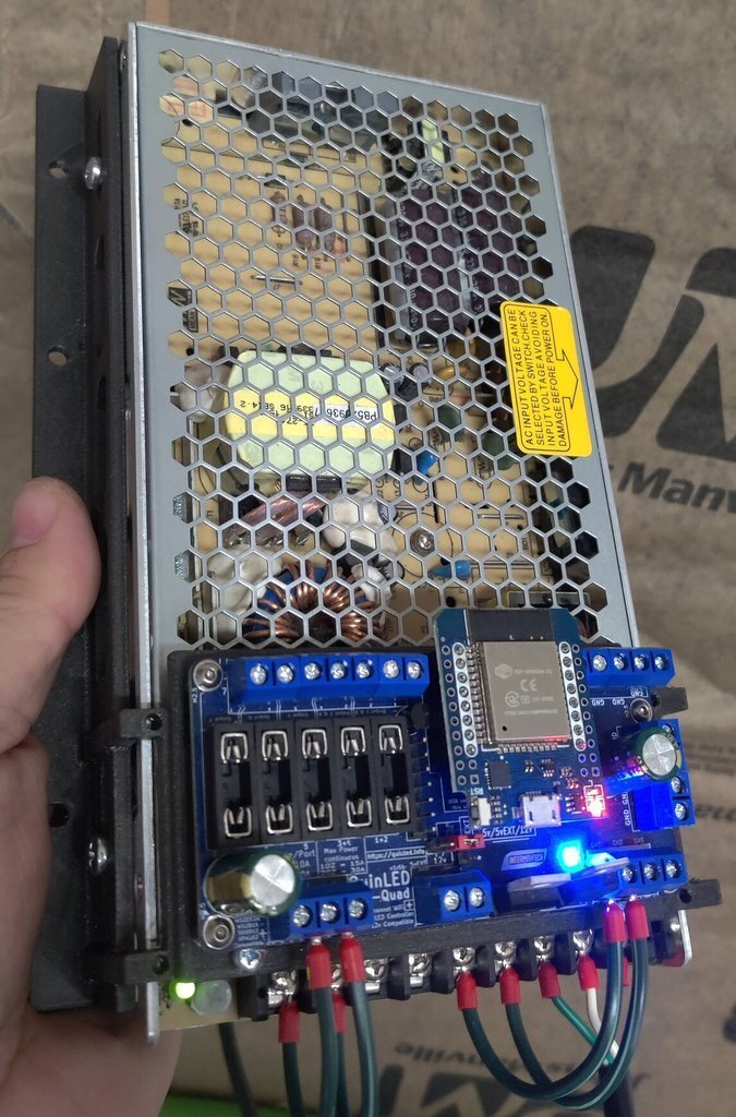 Free STL file Meanwell Power Supply Wall Mount with Power Distro / Dig ...