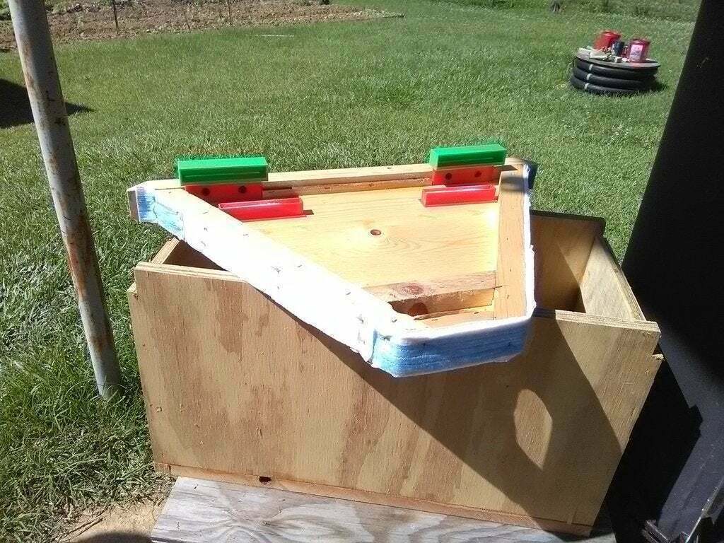 Free STL file Small Hive Beetle Trap for Top Bar or Long Hives・3D print ...