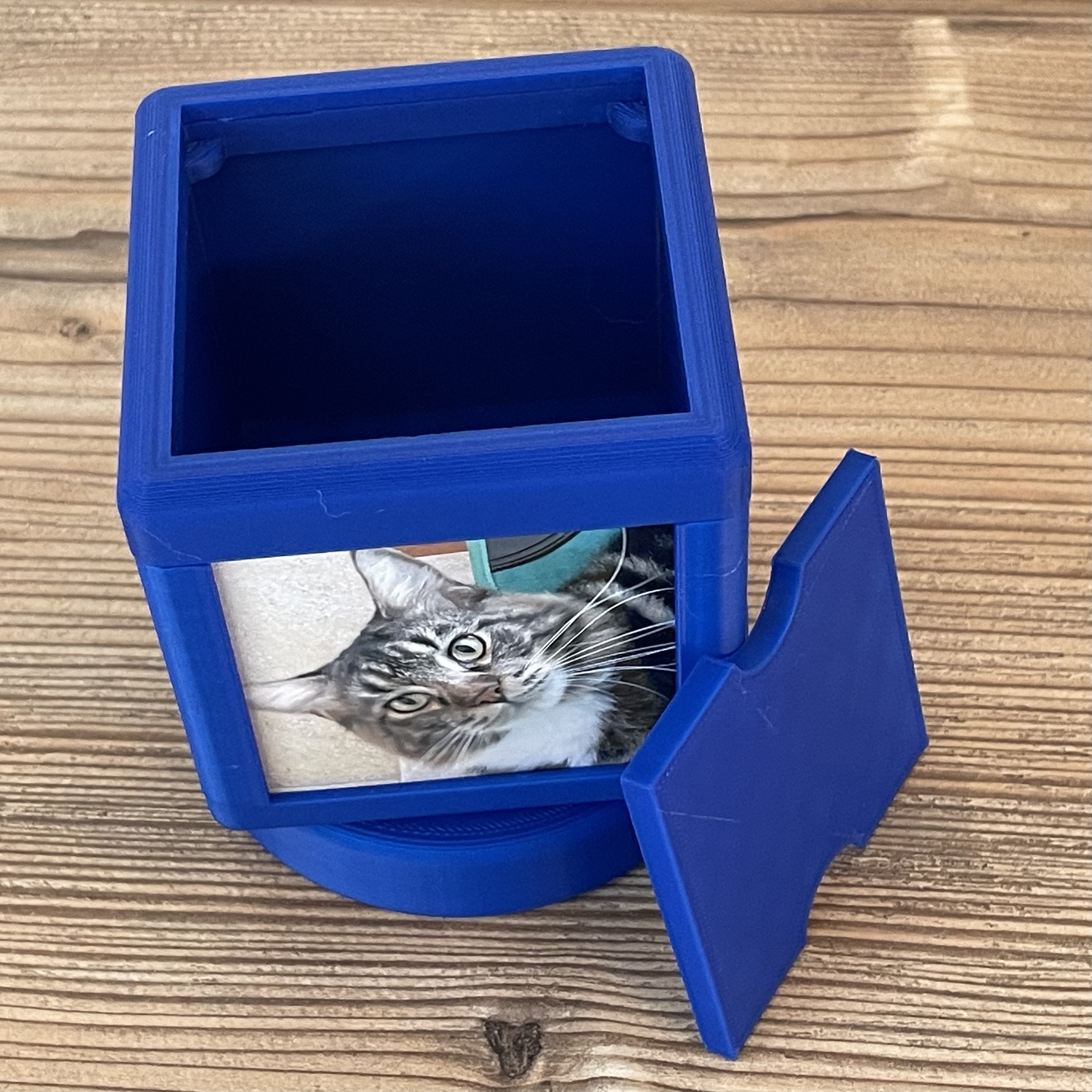Free STL file Spinning Photo Box with Lid・3D printable object to ...