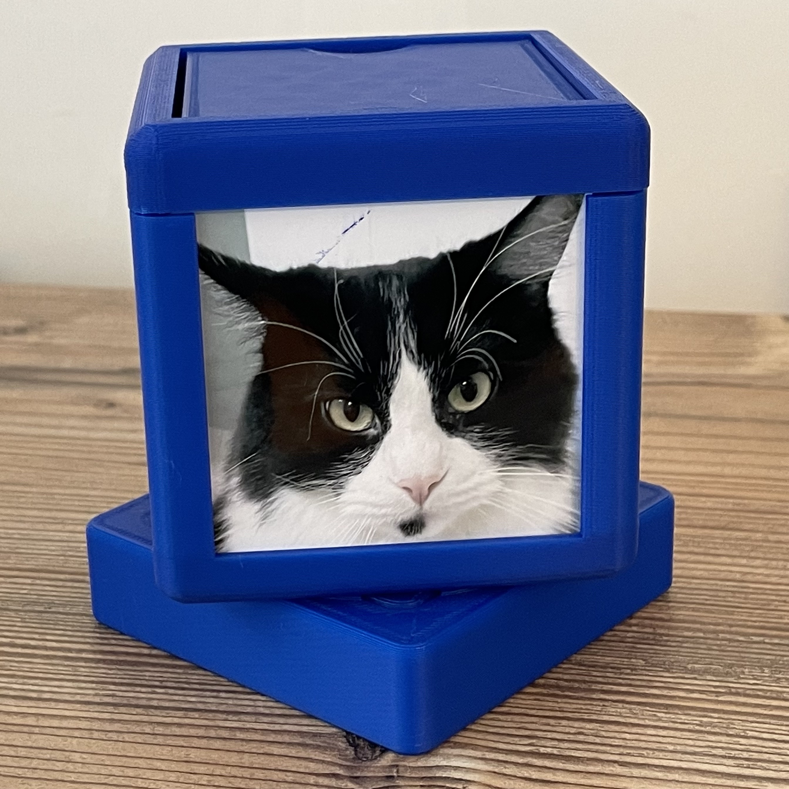 Free STL file Spinning Photo Box with Lid・3D printable object to ...