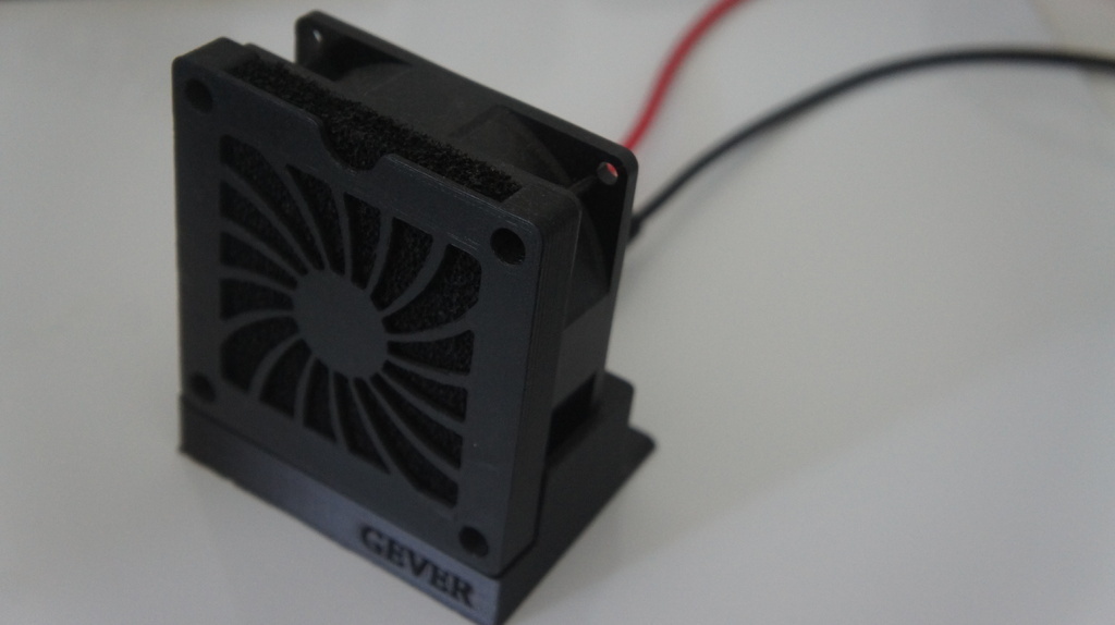 Free 3D file Simple Solder Fume Fan 🔌・3D printable model to download・Cults