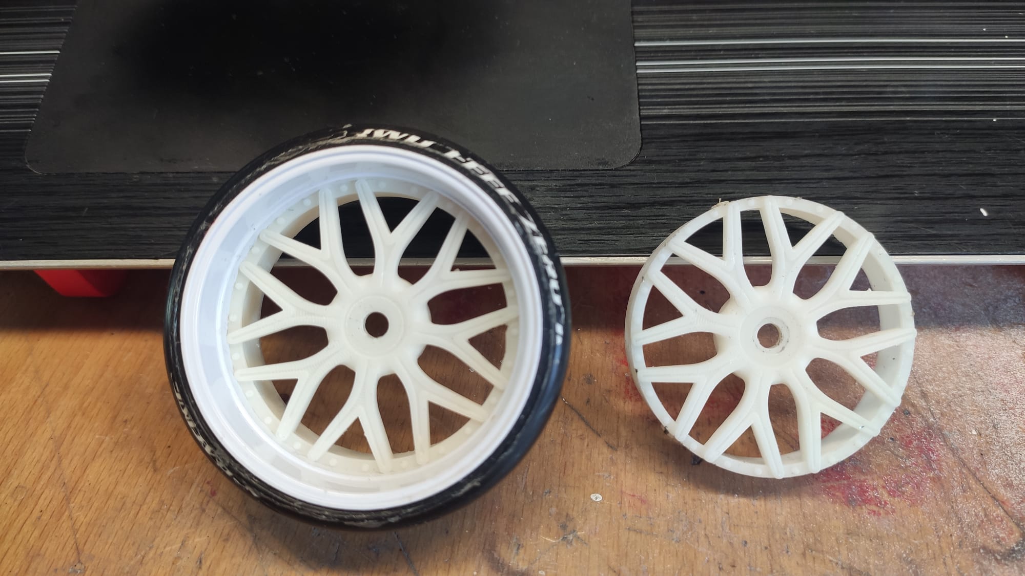 STL file Rc Wheel insert 1:10 - disk・3D printable design to download・Cults