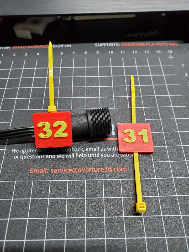 Бесплатный STL файл Controller Output Tags 1-32・3D-печать объекта для ...