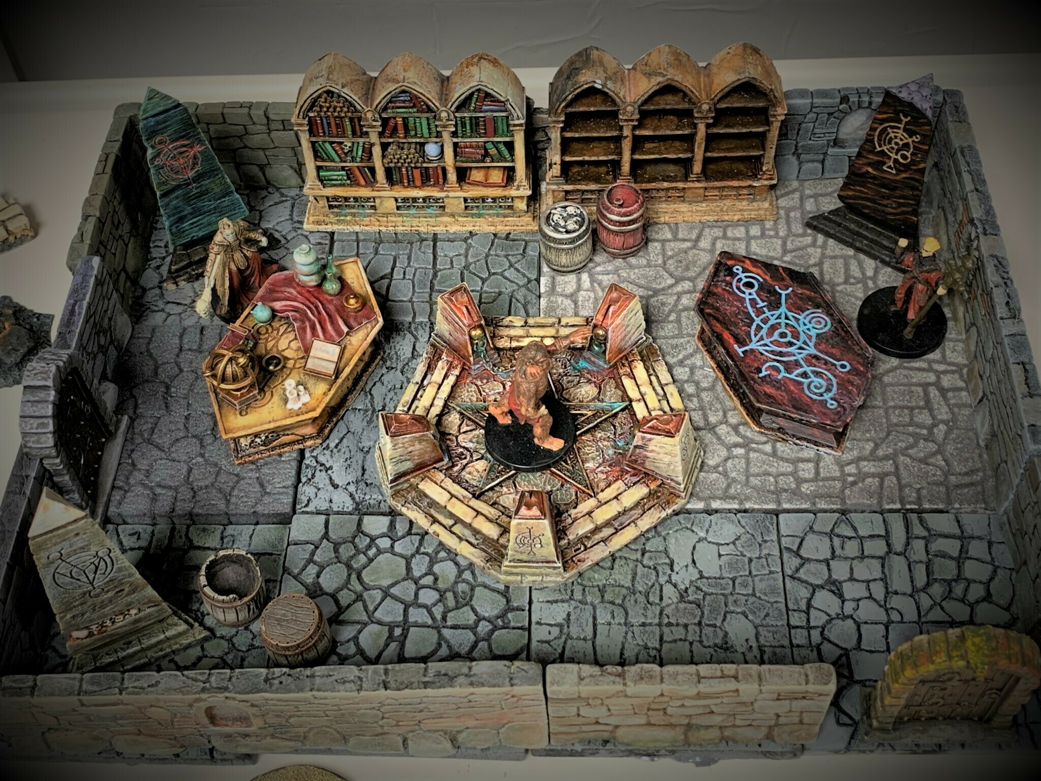 3D file Necromancer Bookcase set - filled and empty shelves - dungeon ...