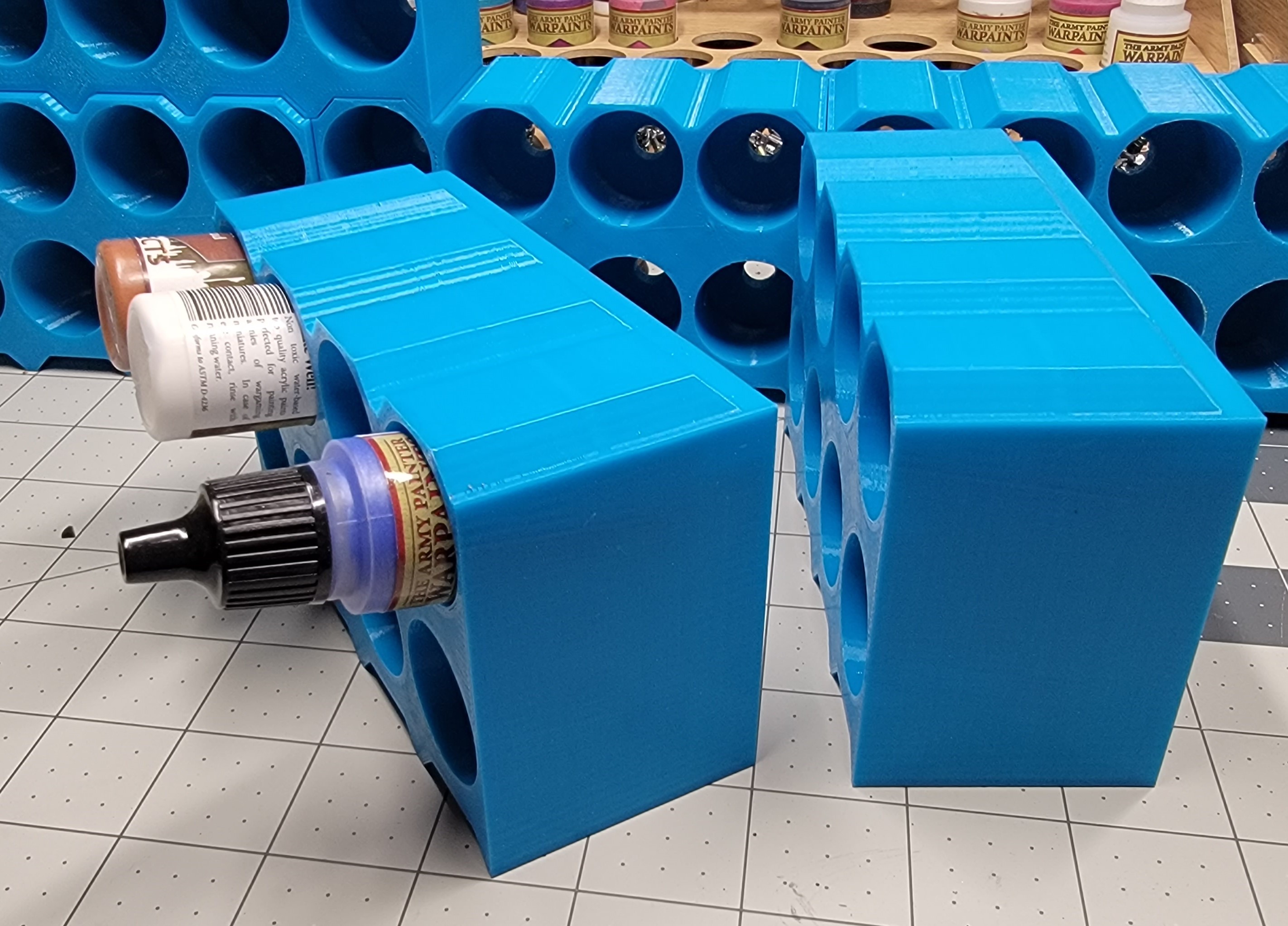 STL file Expandable Paint Bottle Holder・3D print model to download・Cults