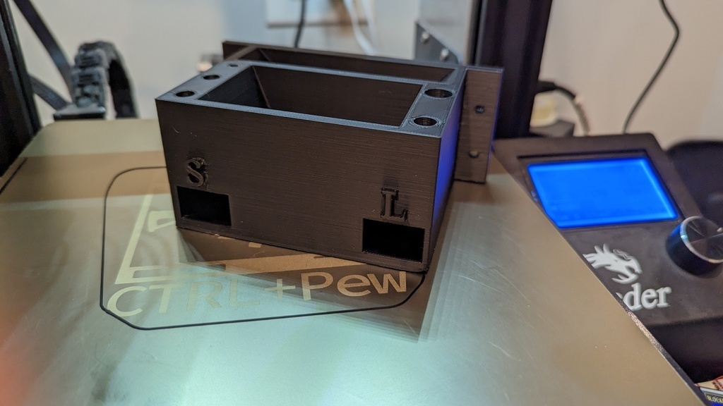 Free 3D file RCBS Universal Hand Primer Box - Wall Mount・3D print ...