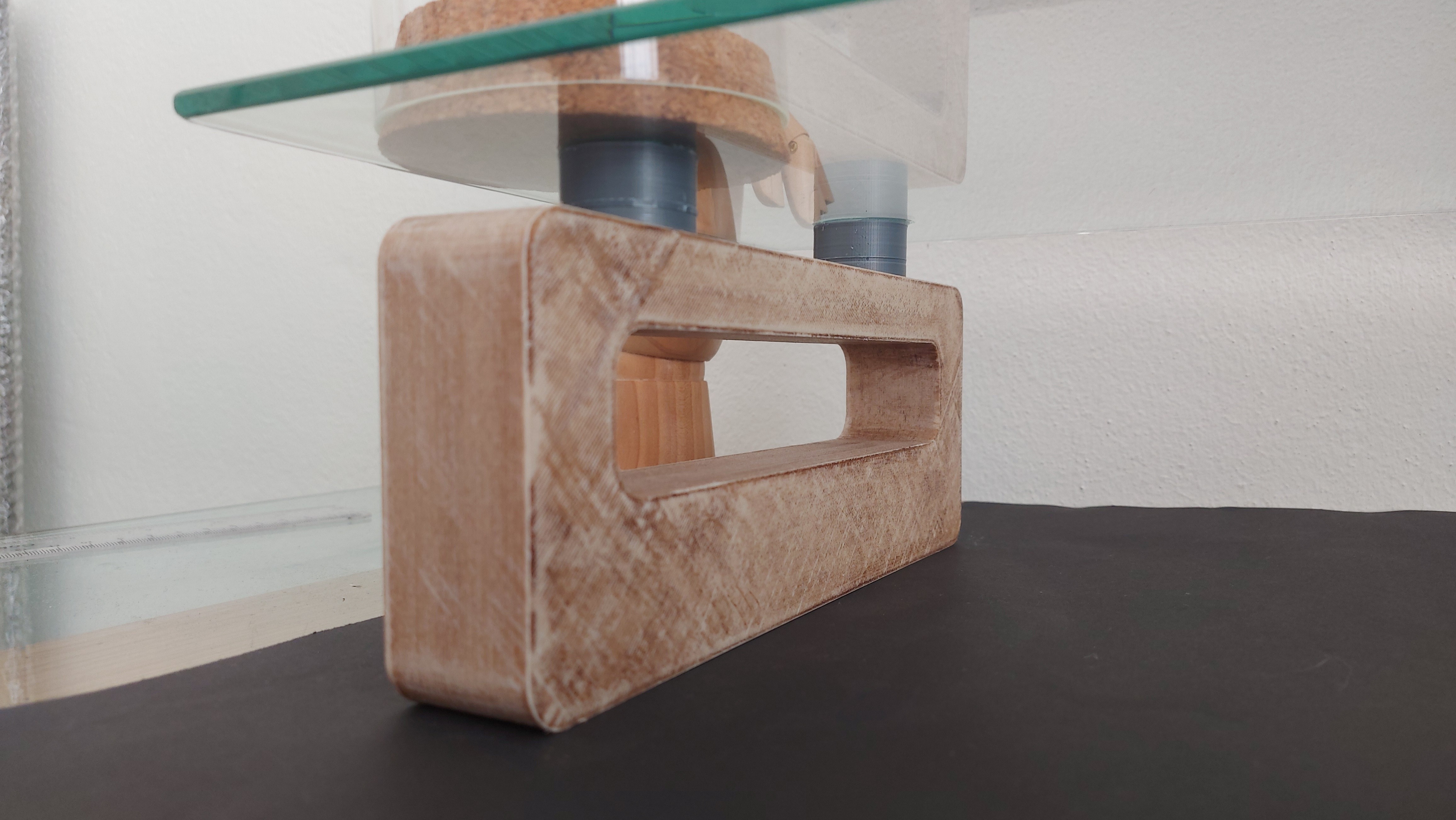 Free 3D file Glass Desk Monitor Riser・3D printable model to download・Cults