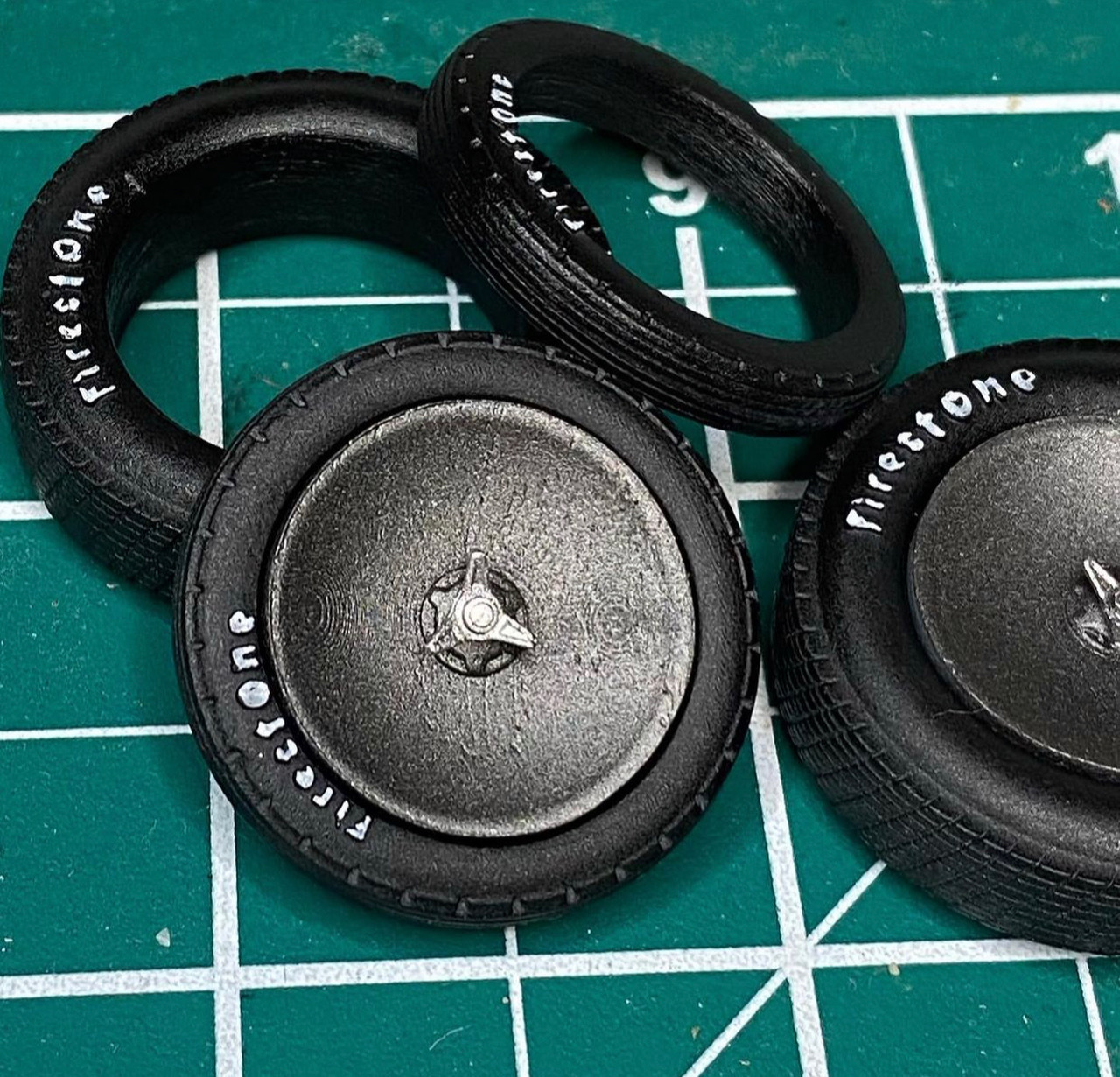 STL file Hot Rod Dirt Racing Wheels & Tires w Spinner 🥵・3D printable ...