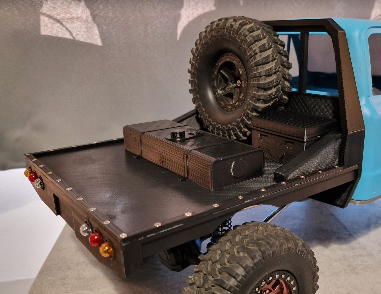 STL file 1/10 Scale Flatbed and Rack for 313mm Element Enduro Chassis ...