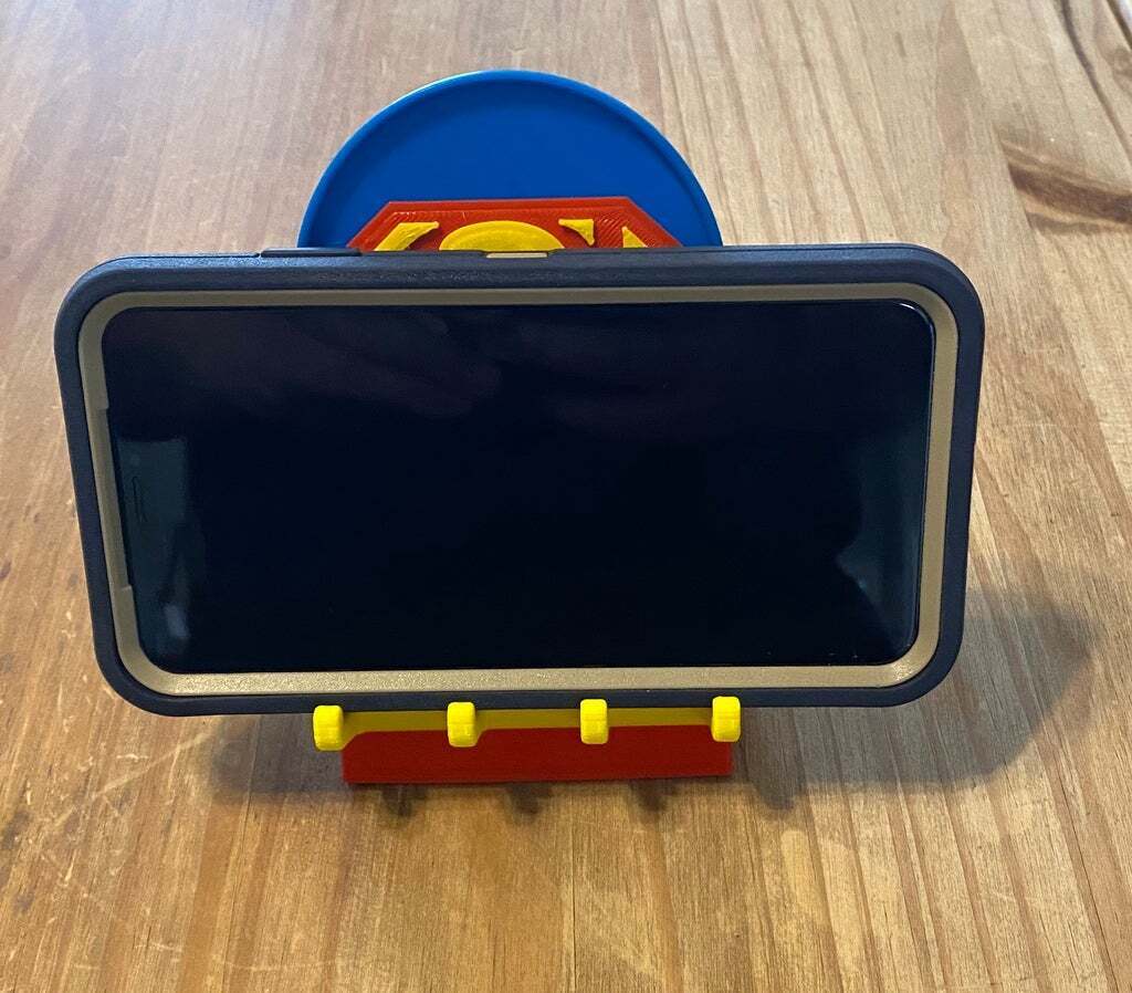 Free STL file Superman Phone Stand・3D printable design to download・Cults