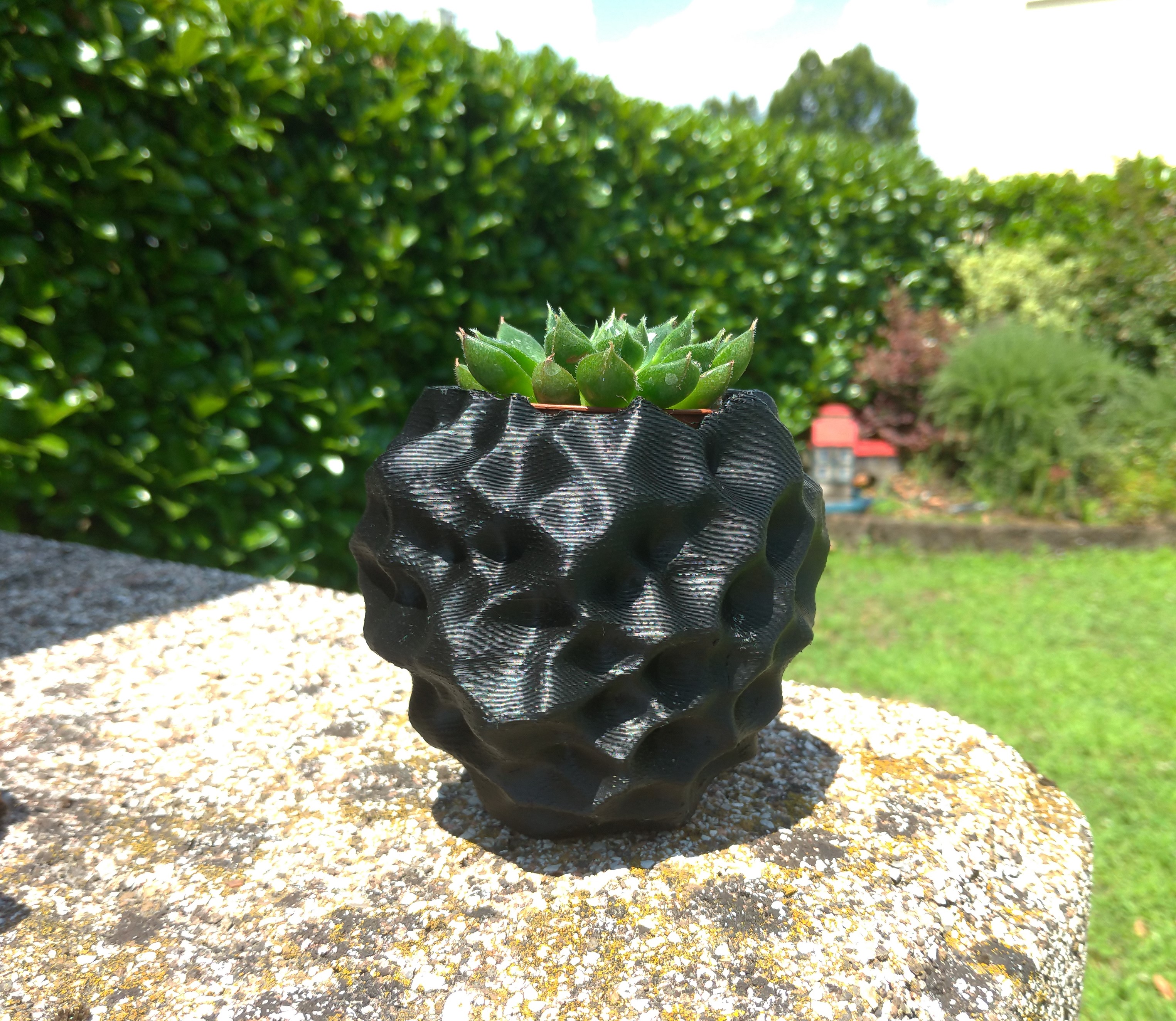 Free STL file Magnetic attachable fantasy rock planter 🧲・3D print ...