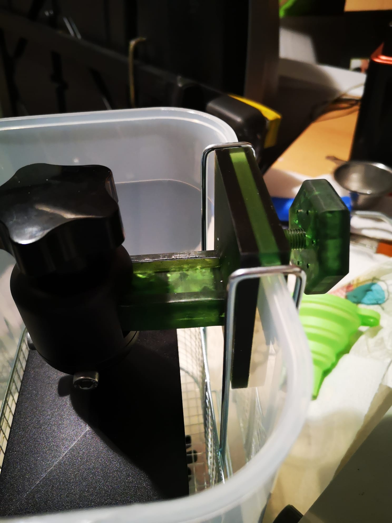 STL file Geeetech Wash and Cure Halter für Elegoo Mars Build Plate・3D ...