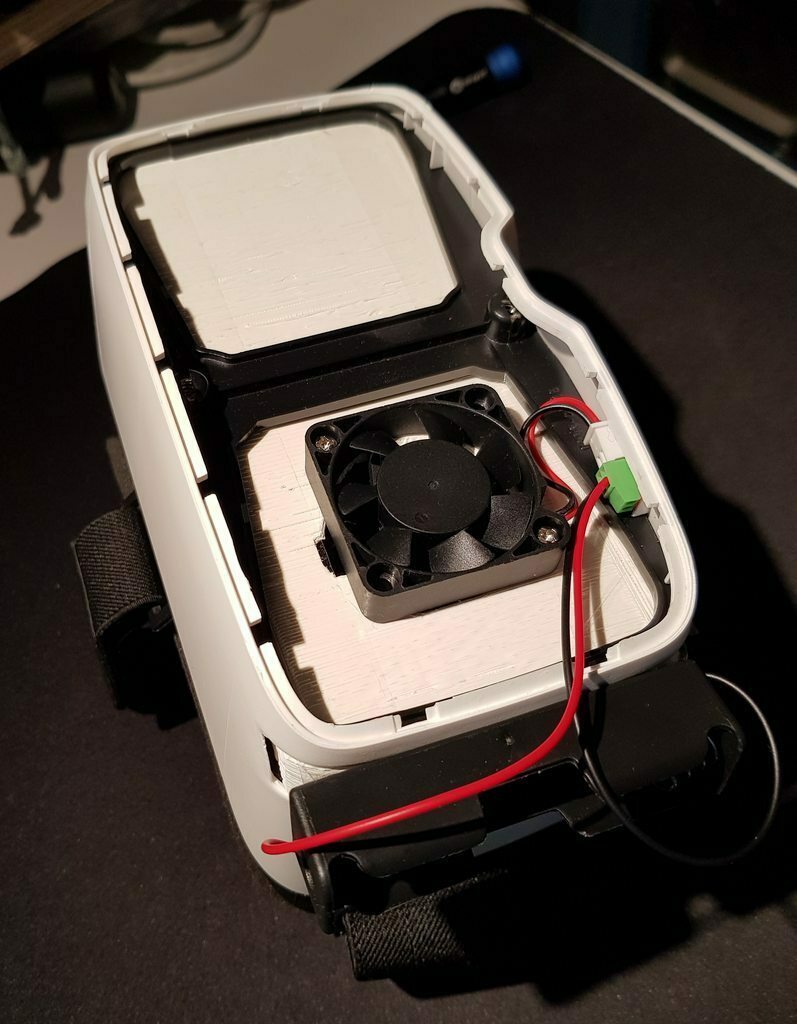 Free 3D file Zeiss VR One (Plus) phone tray 150mm*69.8mm (Galaxy S8)・3D ...