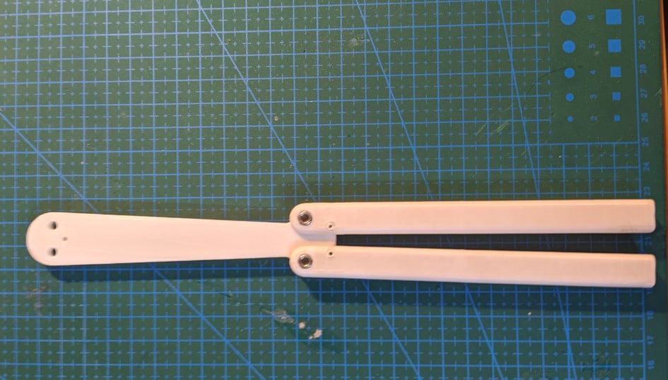 STL file Squiddy balisong・3D printing design to download・Cults